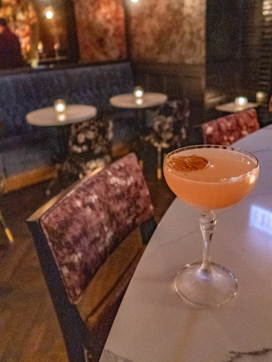 Best Chicago Cocktail Bars - cityguidetochicago.com